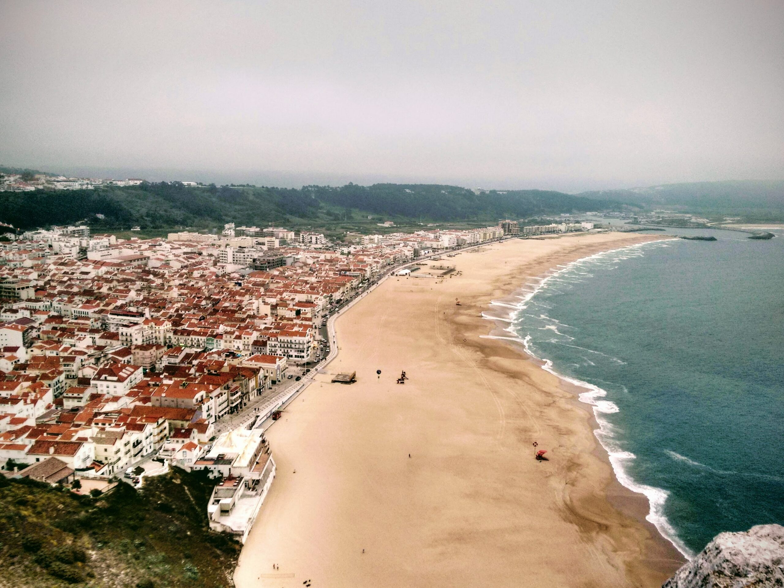 Praia da Nazaré Surf Spot - SurfSphere
